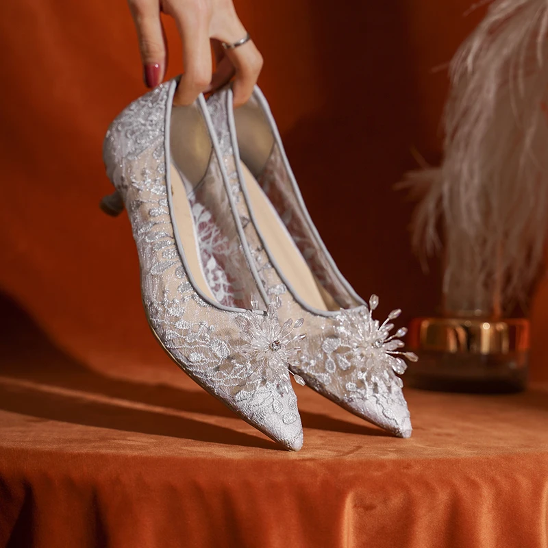 Elegant Hvit Blonder Blomst Brudesko 2021 3 cm Stiletthæler Lav Hæl ...