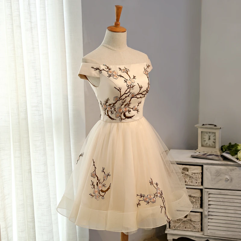 Elegant Champagne Graduation Dresses 2018 A-Line / Princess Embroidered ...