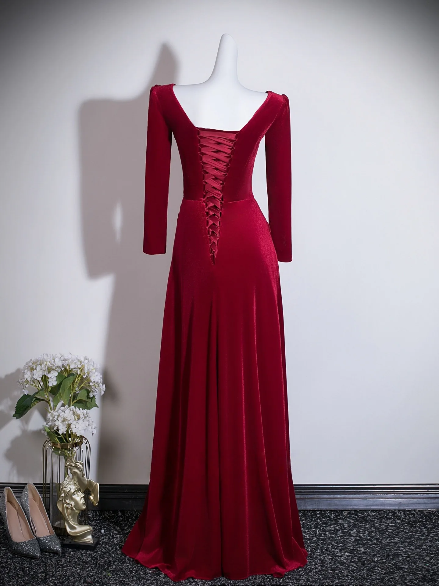 Modest / Simple Red Velvet Prom Dresses 2026 A-Line / Princess Square ...