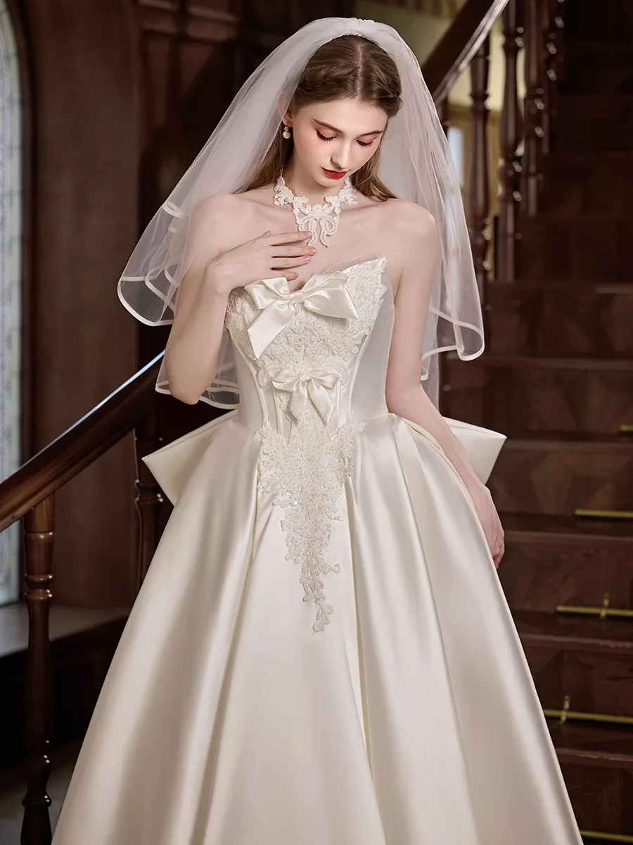 Eleganta Vita Spets Blomma Satin Bröllopsklänningar 2025 Prinsessa ...