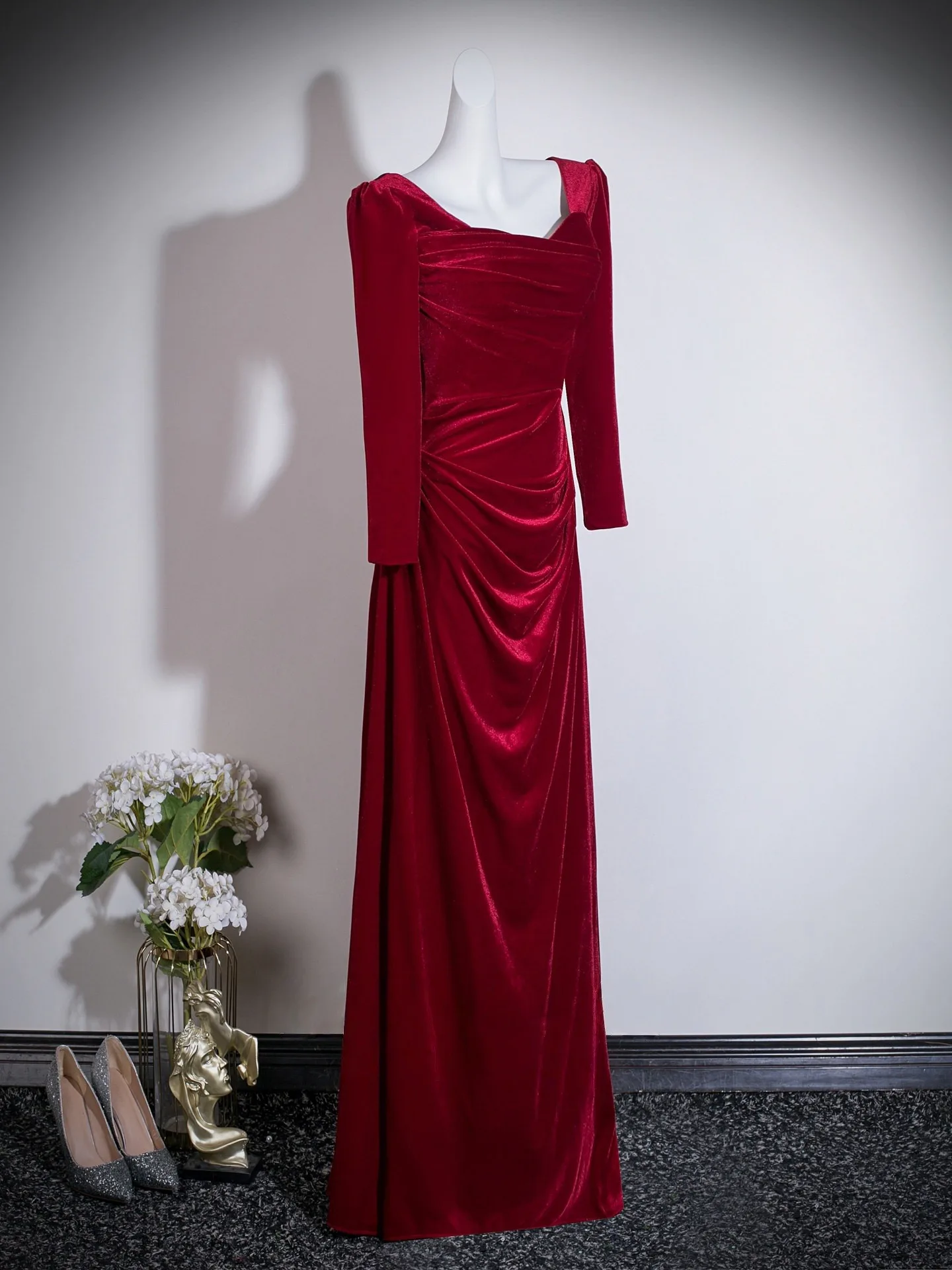Modest / Simple Red Velvet Prom Dresses 2026 A-Line / Princess Square ...