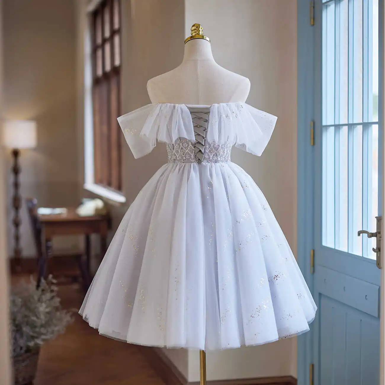 Modest / Simple White Beading Sequins Homecoming Graduation Dresses ...